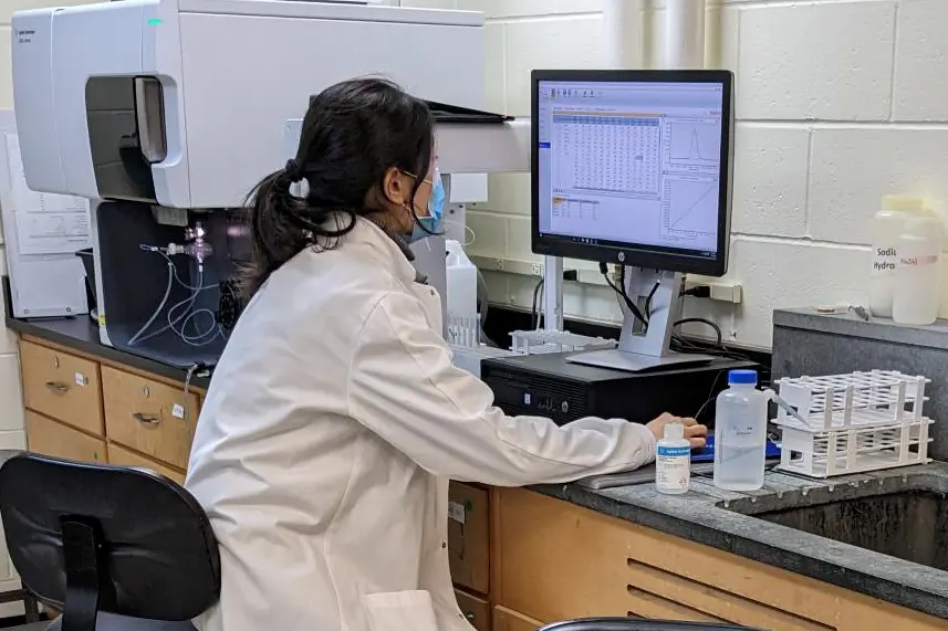 Boston Latin School Student Turns to Core Research Facilities for Help | UMass Lowell